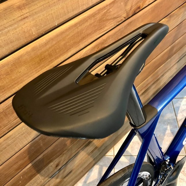 Comprar Bicicleta Hypervox Comp Disc Shimano 105 22v (Azul e Branco) - Swift Carbon | BP Bike Shop