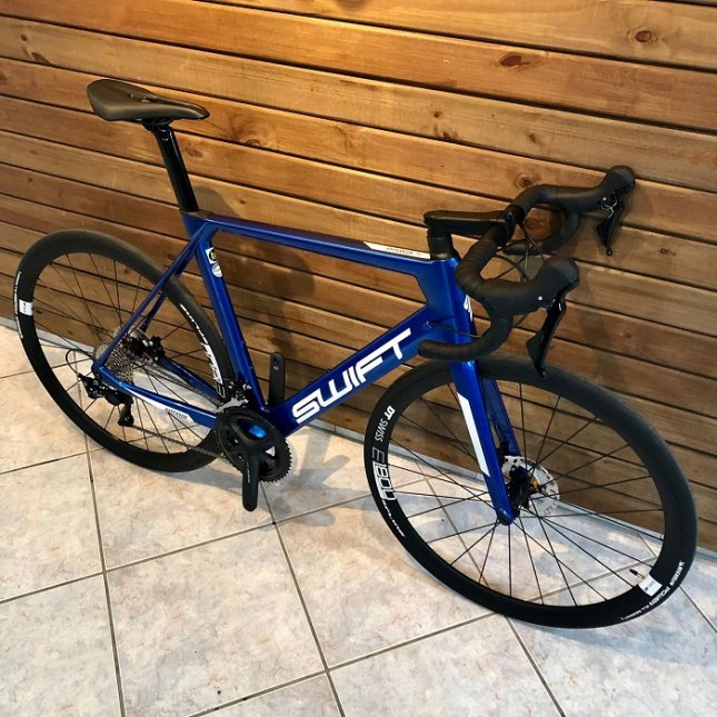 Comprar Bicicleta Hypervox Comp Disc Shimano 105 22v (Azul e Branco) - Swift Carbon | BP Bike Shop