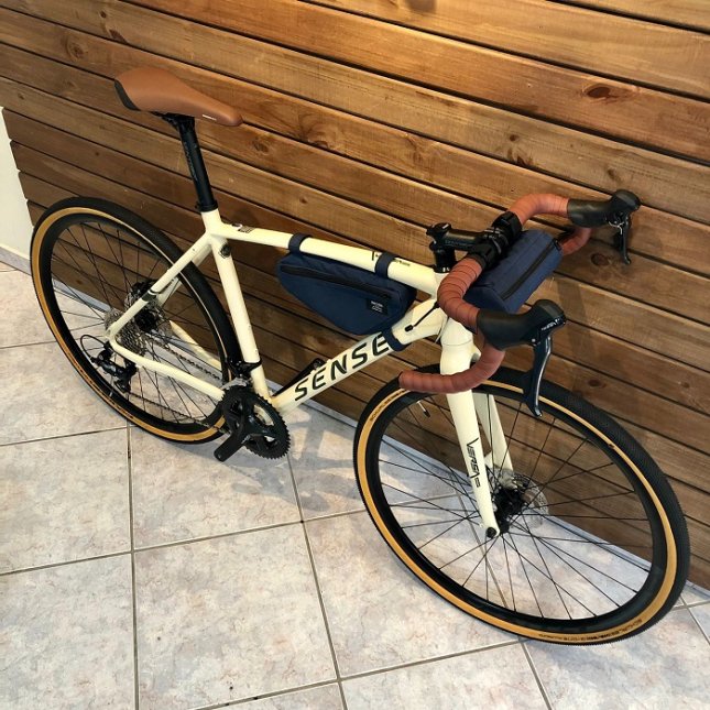 Comprar Bicicleta Versa Comp Shimano Sora 18v (Creme e Verde) - Sense ...