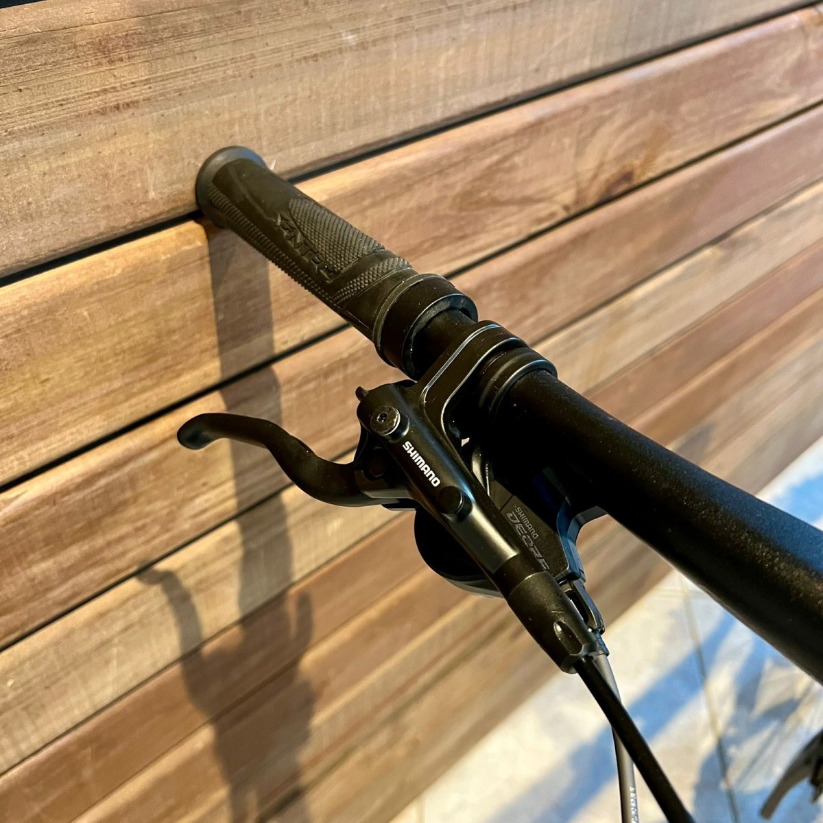 Comprar Bicicleta Impact Carbon Pro Shimano Deore 12v (Cinza e Dourado ...