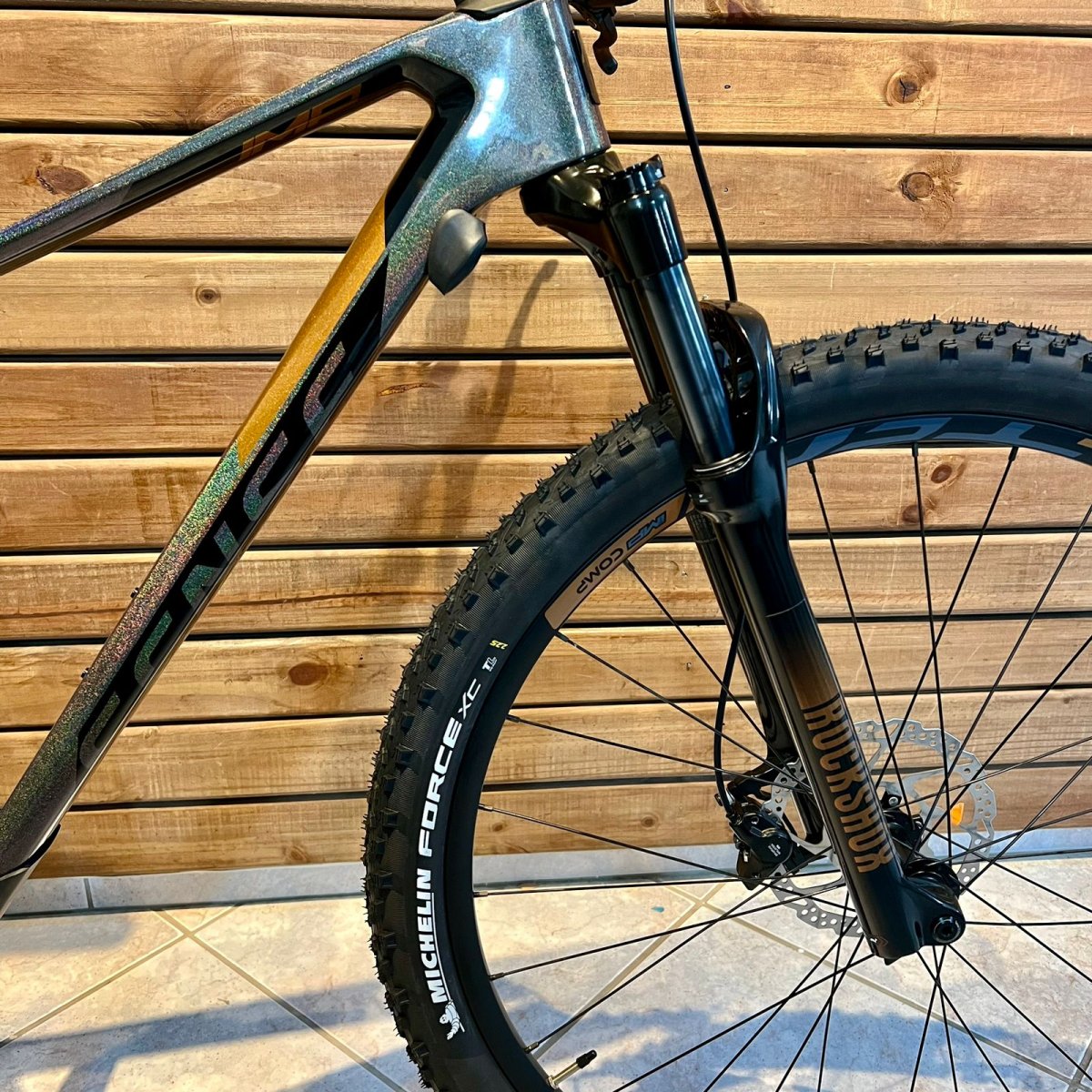 Comprar Bicicleta Impact Carbon Pro Shimano Deore 12v (Cinza e Dourado ...