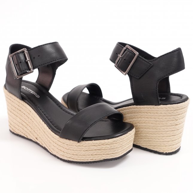 Loja de calçados Casas Ajita Ajita calçados possui Sandálias, das mais ...