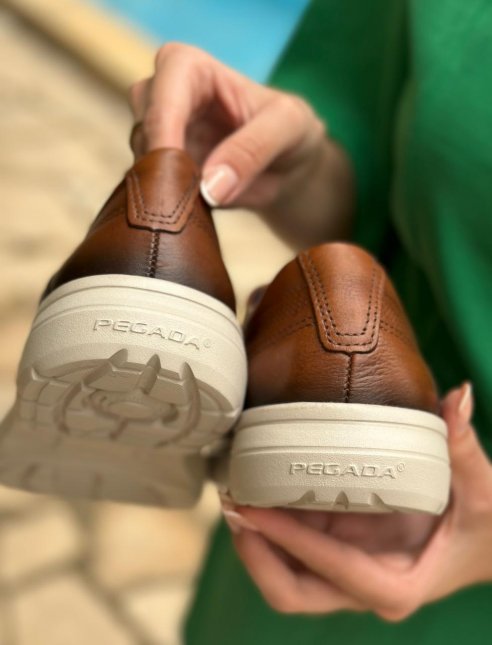 Sapato Pegada 126602 Pinhão