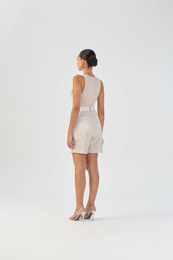 Kalline - Bermuda de Couro Pelica Sophie Vazado Bianca