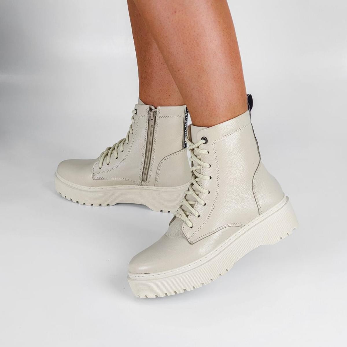 Bota Colcci Feminina Coturno de Couro 8030100902 | Margil