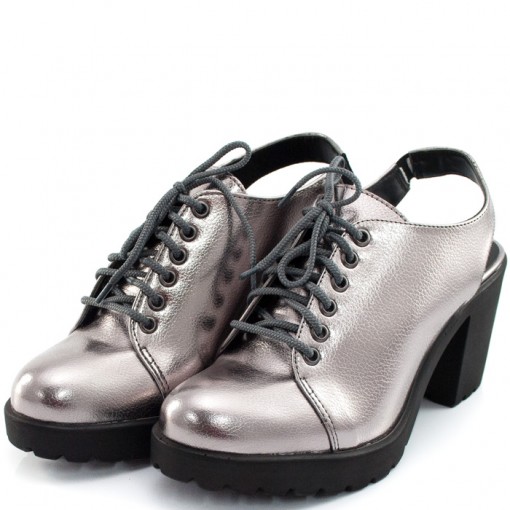 Ankle Boot Metalizada e Tratorada Offline 20501 - Prata | Sapato Show