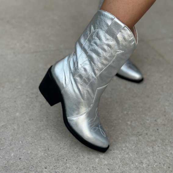 Bota em Couro Western Prata