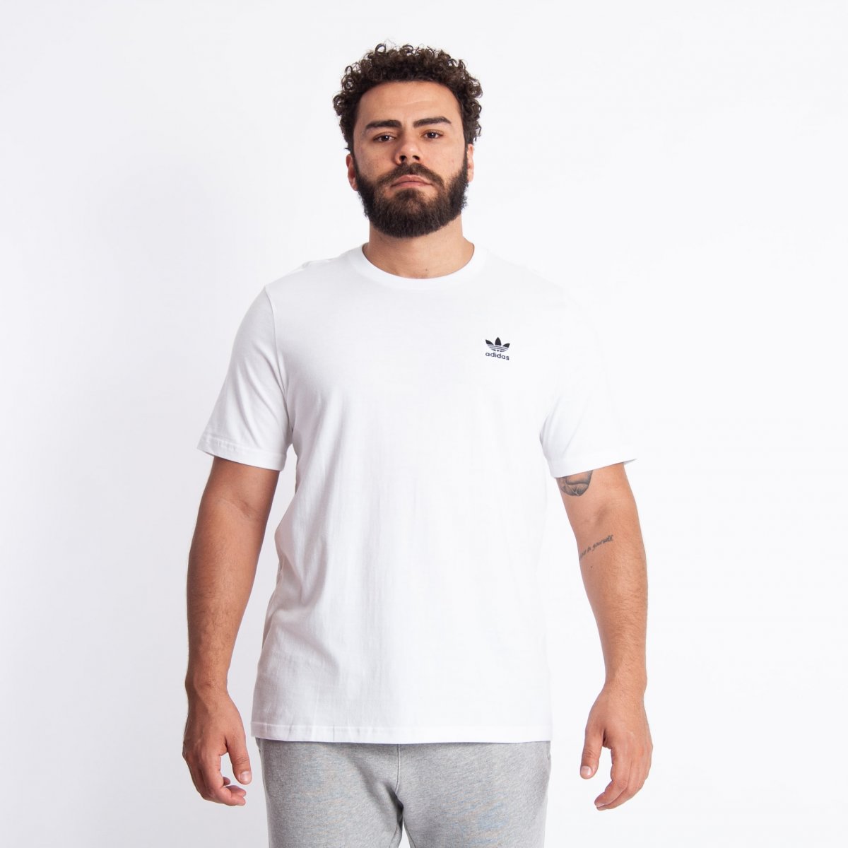 Camiseta Classics Essentials