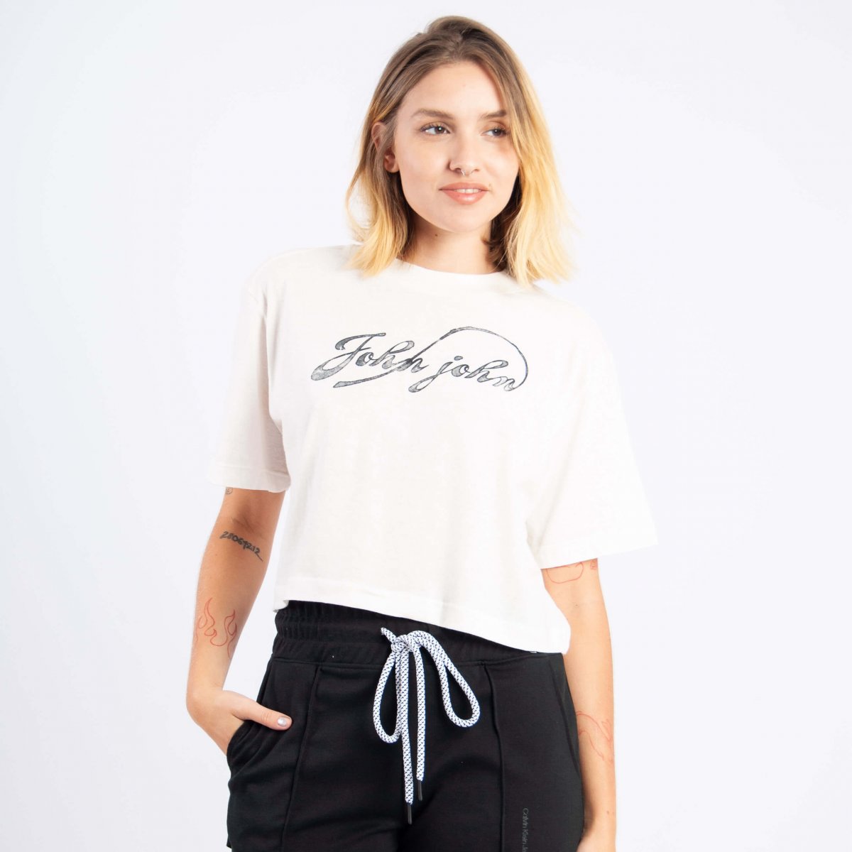 Camiseta Botonê Ellie John John