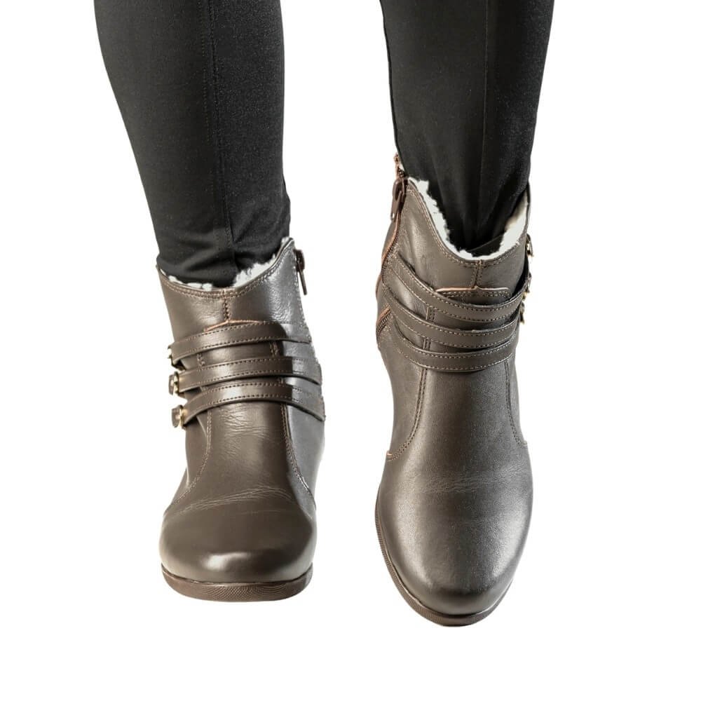 Bota Rasteira Feminina Forrada em Lã Atenas Ref. 102