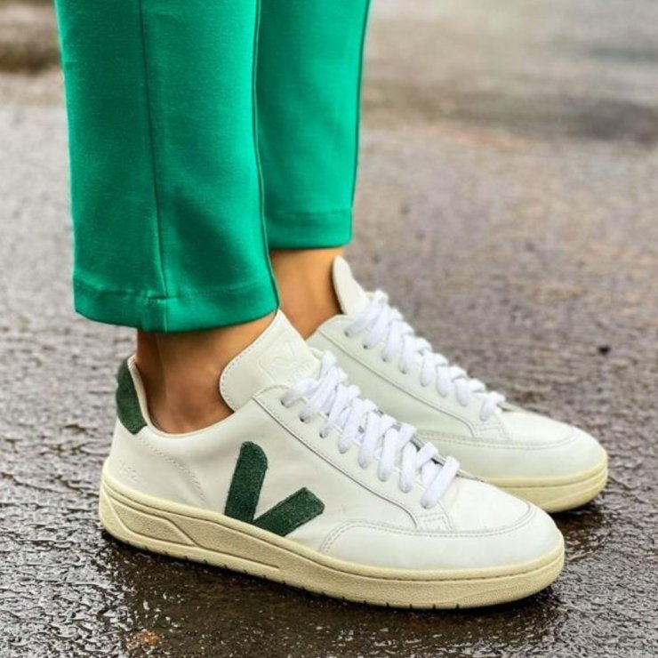 Tenis Vert V-12 em couro branco e verde